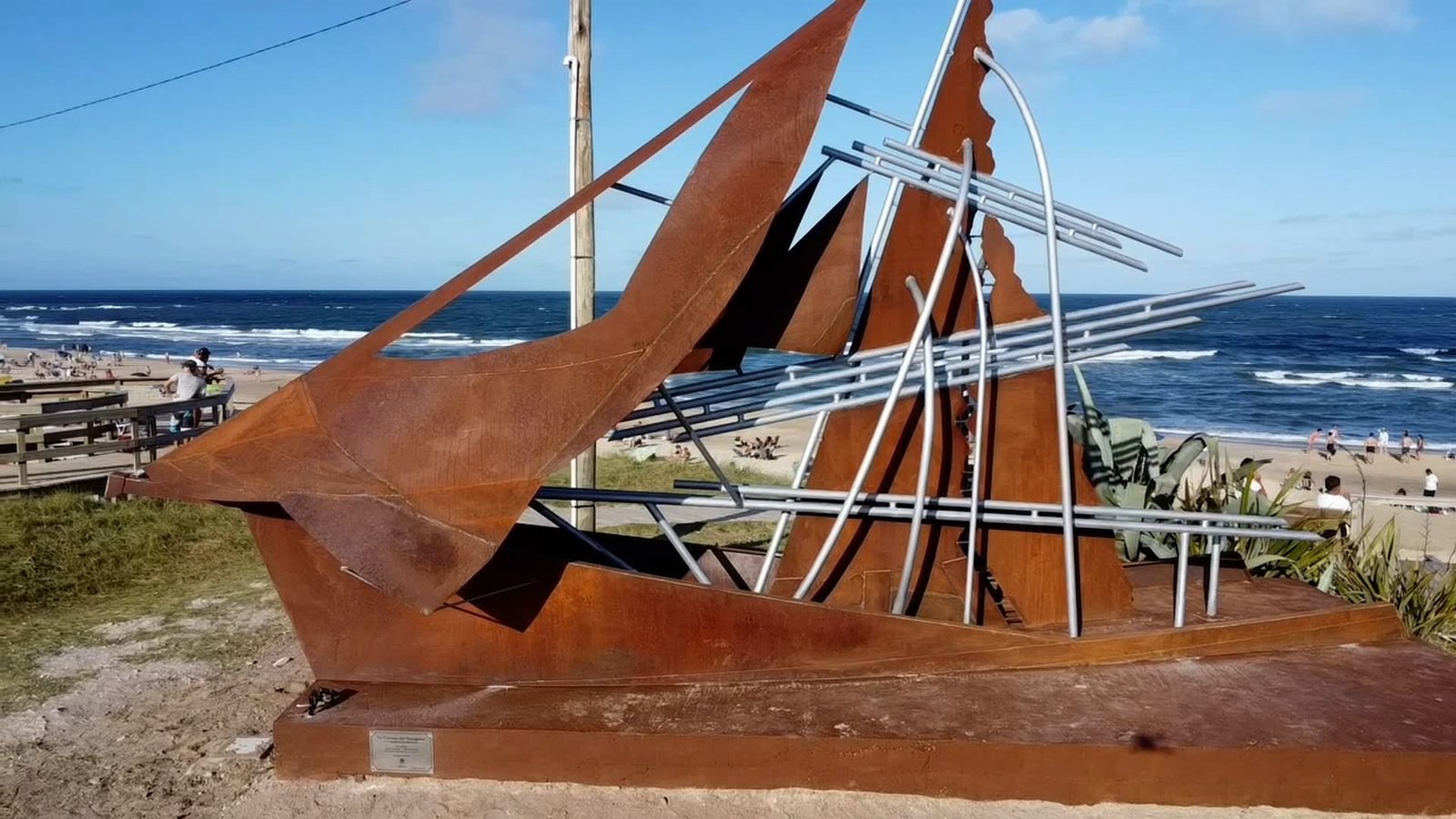 Fito Sayago – Escultor 🗿 ¡Nueva obra en Punta del Diablo! Fito Sayago ...